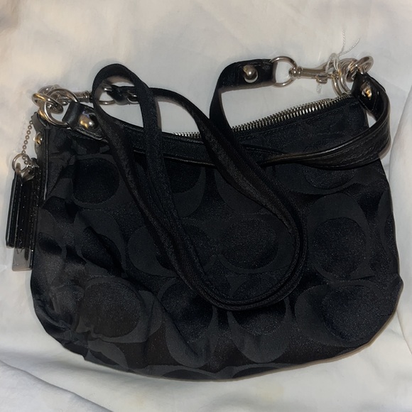 Coach | Bags | Vintage Coach Shoulder Purse Black Excellent Condition ...